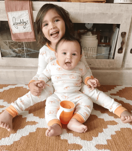 How To Help Your Child Bond with the New Baby - Munchkin