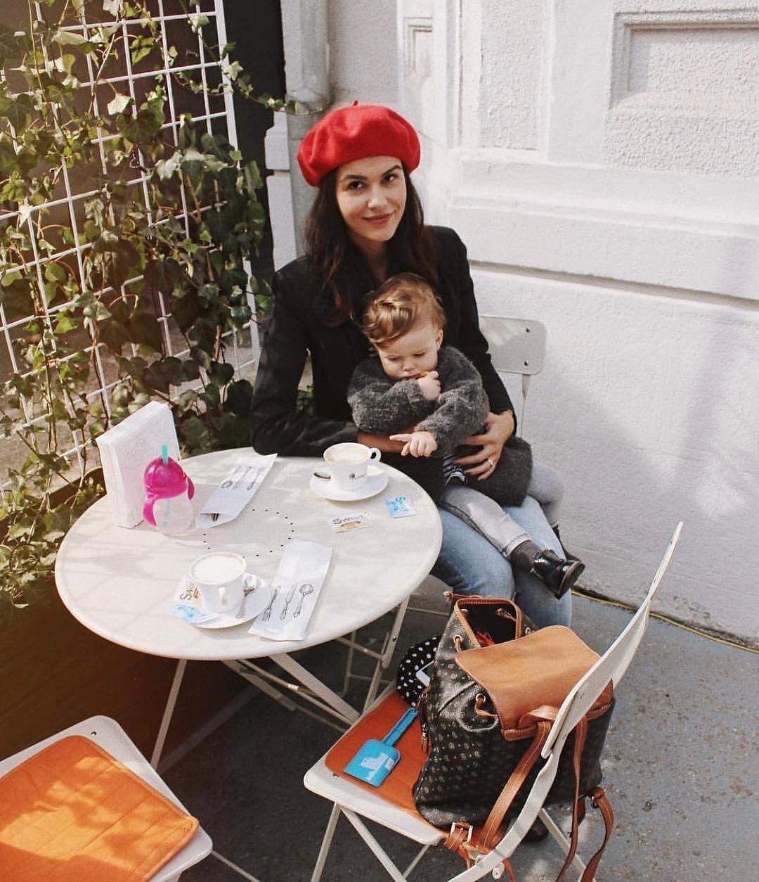Tips, Advice, and One-Liners to Help You Make Mom Friends - Munchkin